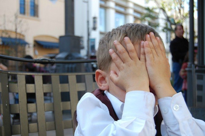 10 Things Parents Do That Embarrass Their Kids - theAsianParent