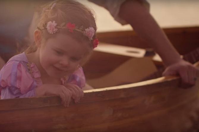 WATCH: 3-year-old Perfectly Recreates Disney's Tangled with Her Dad as ...