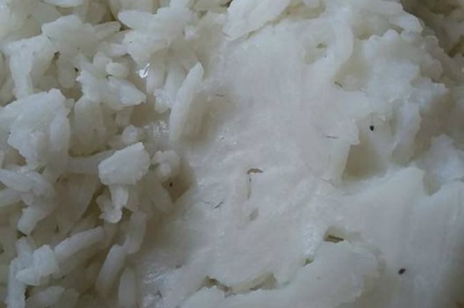 Netizen discovers fake ‘rice’ made of plastic!