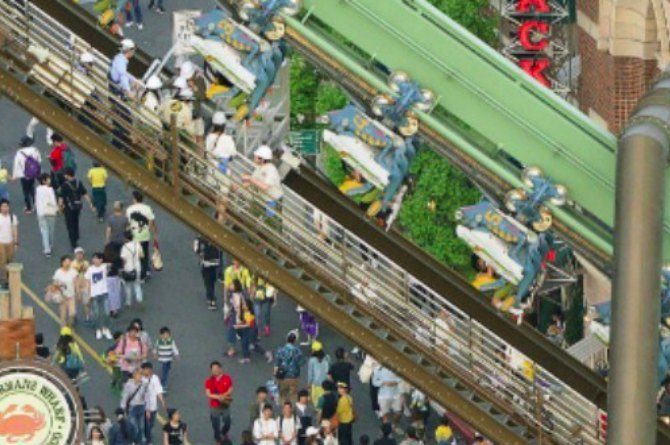 Roller Coaster Safety Rules All Parents Should Know About