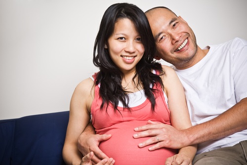Best Age to Have a Baby: 4 Reasons Why Having kids Sooner May Be Cheaper!
