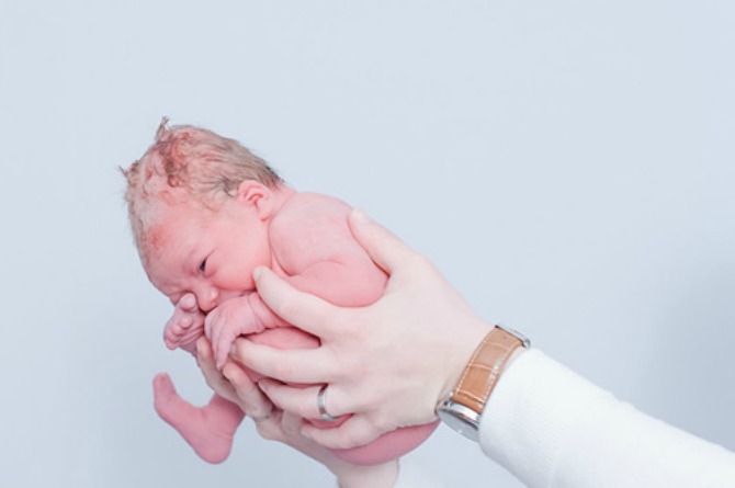 Newborns in the womb - Photos Capture How Newborns Fit In The Womb