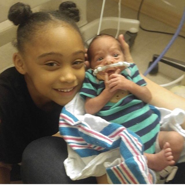 Mum Delivers Her Baby 'En Caul' On The Way To Hospital, Inside A Car!