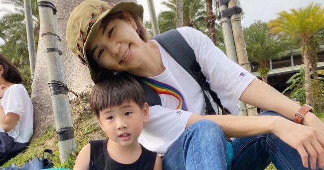 Ella Chen Was Her Changing Her Sanitary Pad When Her Son Walked In
