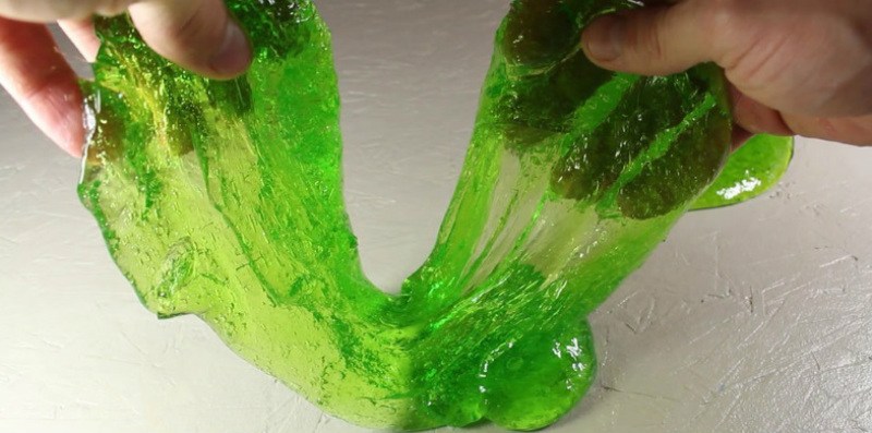 Membuat slime sendiri, anak ini terkena luka bakar