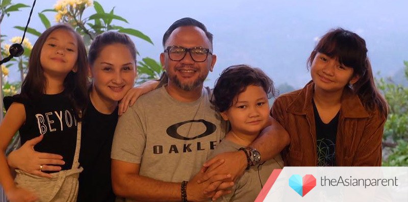 Anak Mona Ratuliu dididik dengan 5 tips parenting ini, Parents wajib tahu!