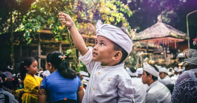 3 Jenis Pakaian Adat Bali, Ciri Khas, dan Filosofisnya