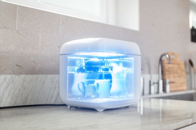 Philips UV-C Disinfection Box Buat Proses Disinfeksi Barang Lagi Mudah!