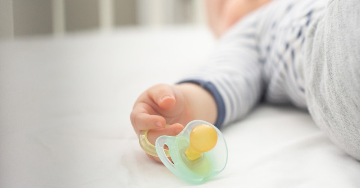 Puting Baby Newborn: 10 Pacifier Lembut Dan Selamat Untuk Si Manja