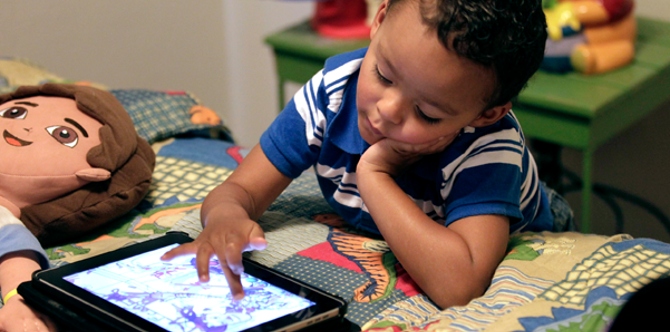 Main Telefon Pada Usia Berapa, Ini Panduan Penting Untuk Ibu Ayah